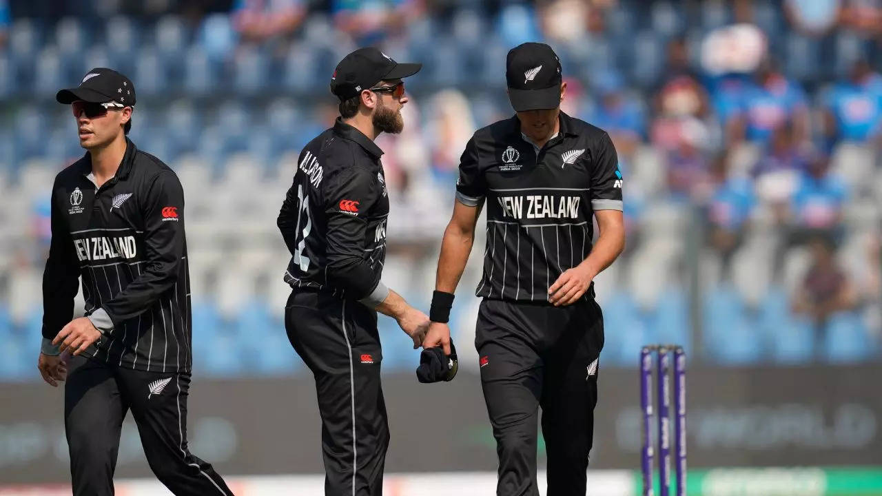NEW ZEALAND CRICKETER TRENT BOULT BACKS DARYL MITCHELL AND TIM SOUTHEE ...