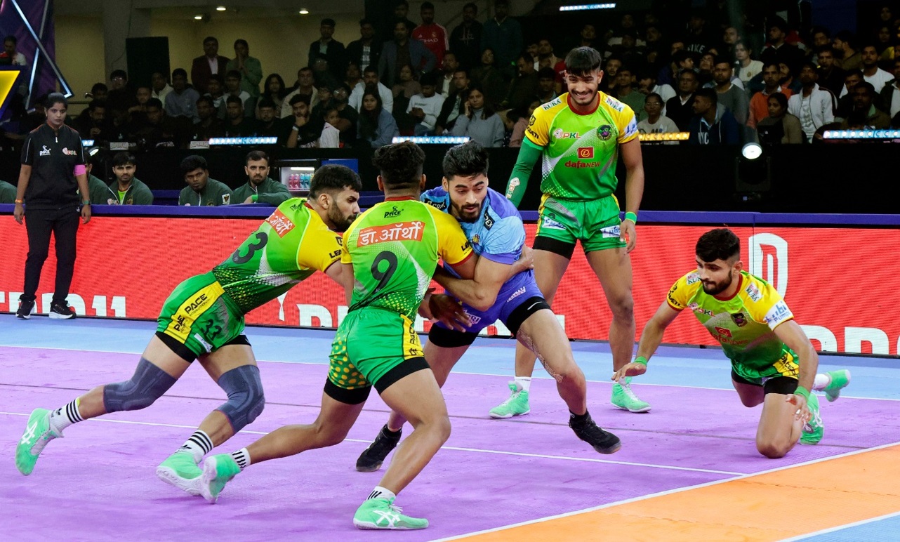 Devank Dalal leads Patna Pirates to win over Bengal Warriorz; Maninder ...